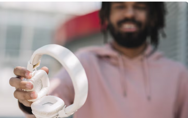 How the AirPods Max 2 Changed the Way Neuroscientists Think About Sound ...